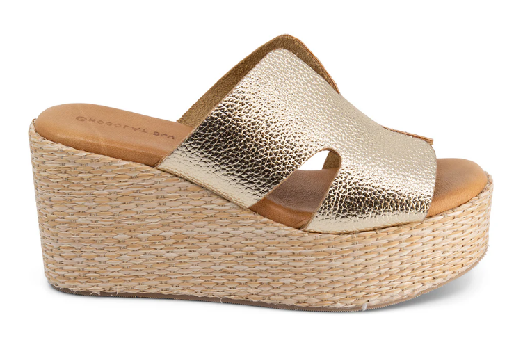 Chocolat Blu Jamie Gold Slides – Carla Shoes and Accessories